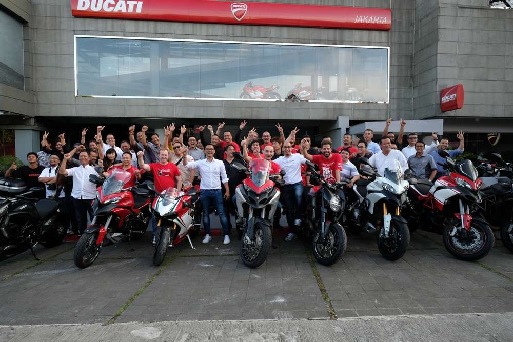 Ducati CEO Claudio Domenicali visits world’s largest Ducati showroom