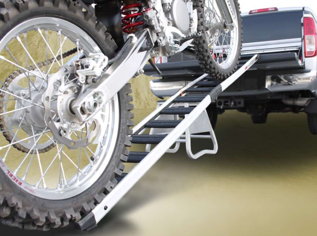 Ini Dia! Cara Menaikkan Motor Ke Atas Mobil Dengan Mudah